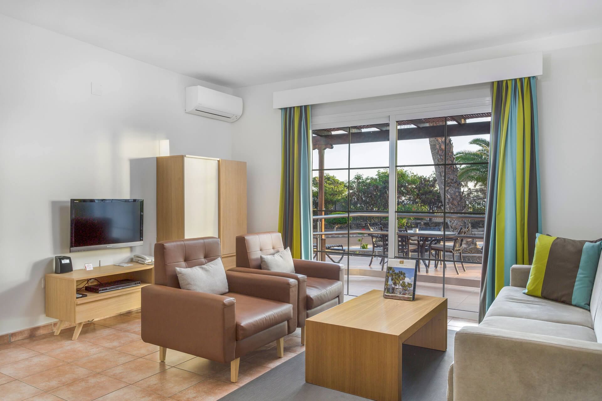 Spacious Playa Del Sol Resort Suites - Jardines del Sol