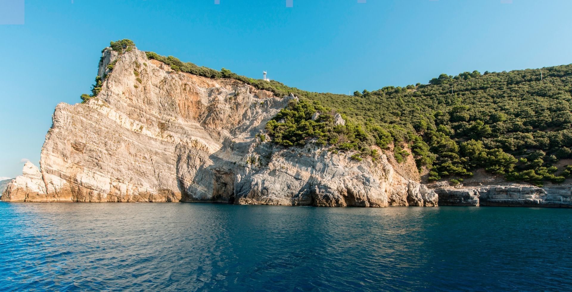 Hiking on Palmaria Island | Panoramic views and unspoiled nature