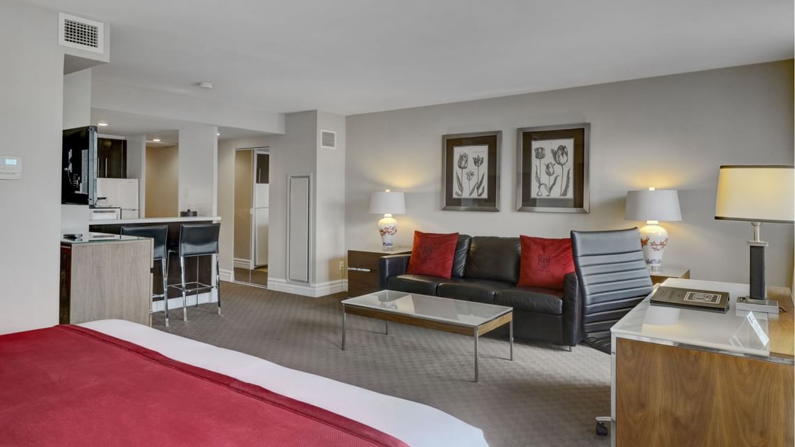 Deluxe Junior Suite 1 King bed & Sofa bed | Le Cantlie Suites Accommodation