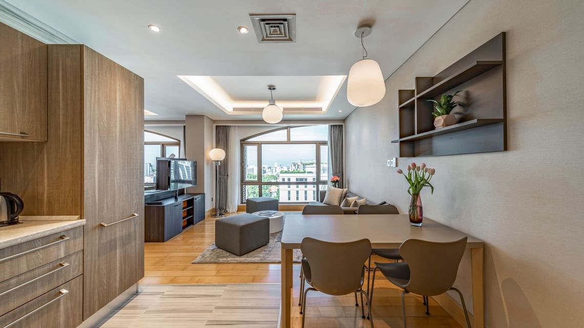 DELUXE SUITE | Accommodations at Sherwood Suites Saigon