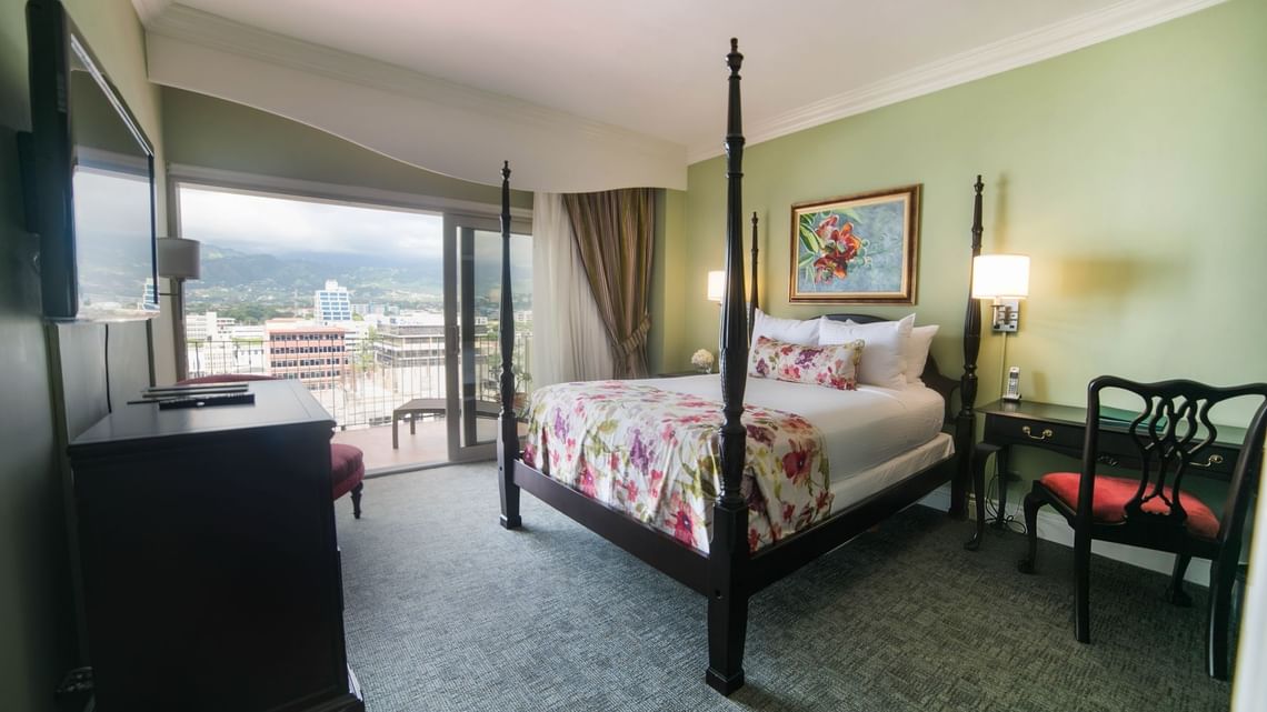 Presidential Suite | The Courtleigh Hotel and Suites