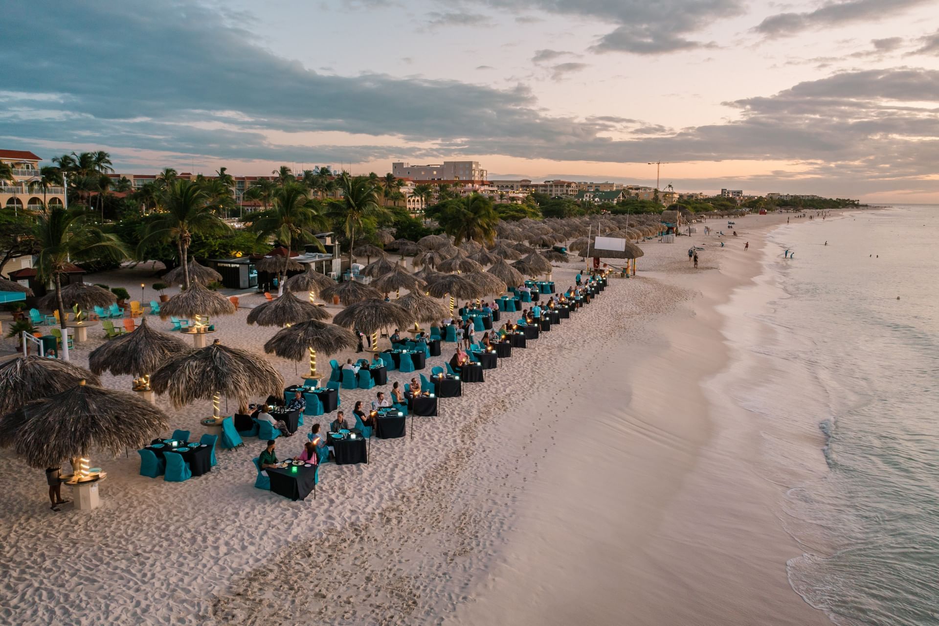 Beachfront Dining in Aruba | Passions on the Beach & Horizons Lounge