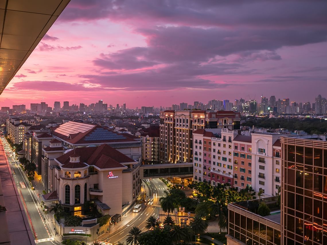 Happy Hour at the Sora Rooftop Bar | Hotel Okura Manila