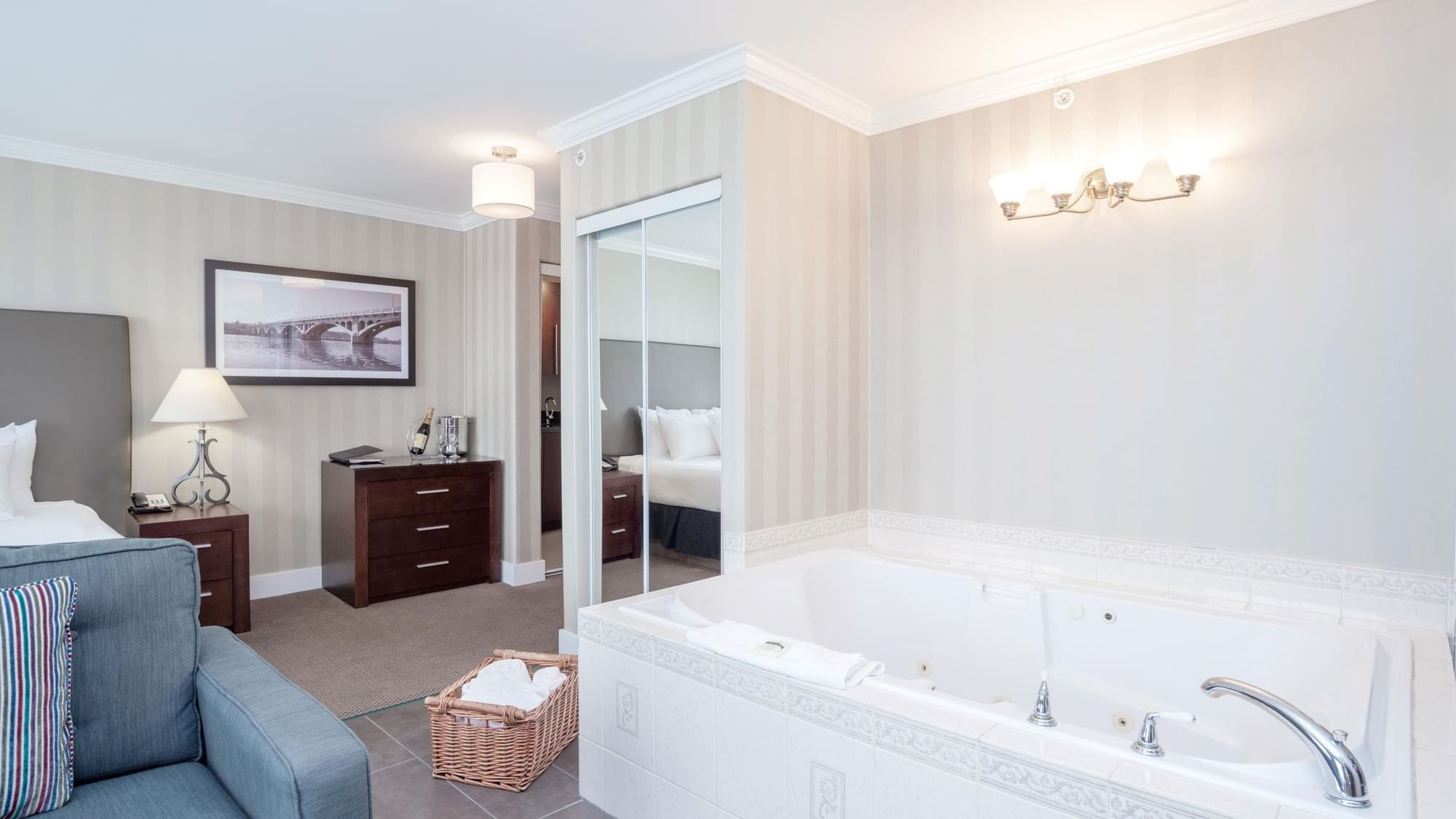 Jacuzzi Suite, 1 King Bed, Sofa Bed, Kitchenette | Sandman Hotel Saskatoon