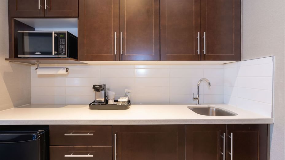 Standard Suite, 1 King Bed, Kitchenette | Sandman Signature Edmonton South