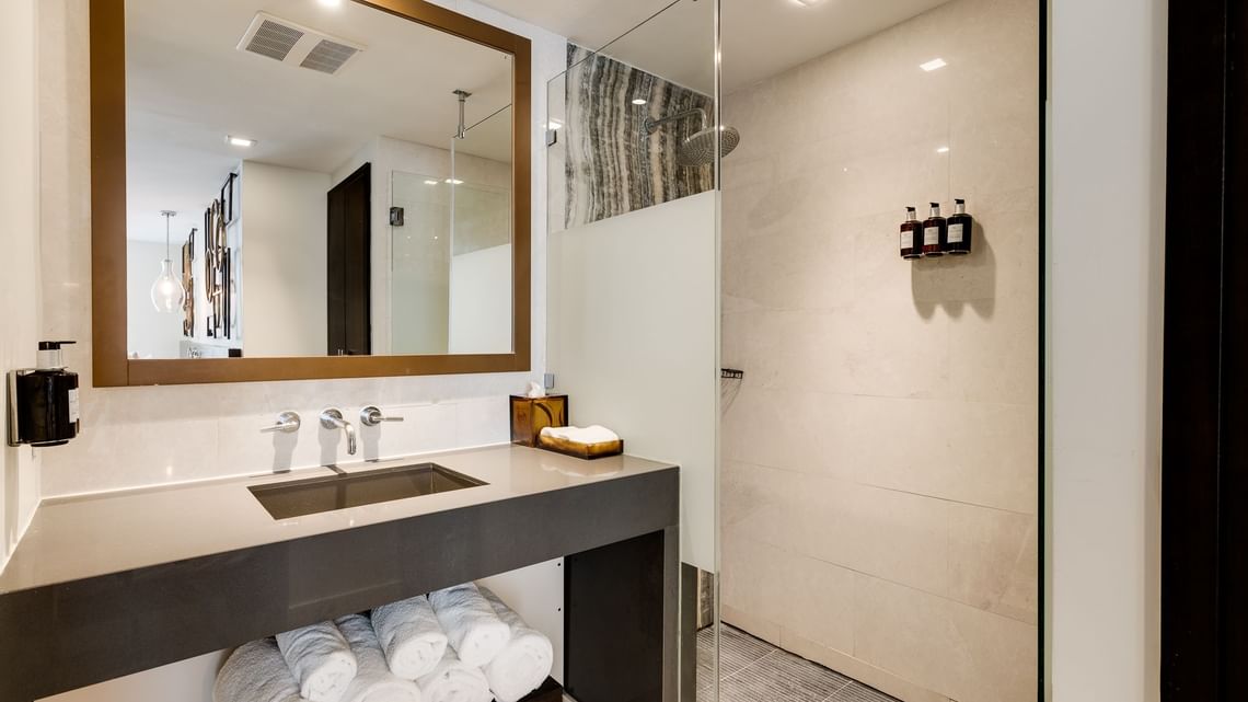 Standard Double Queen | Berkeley Shore Hotel Accommodation