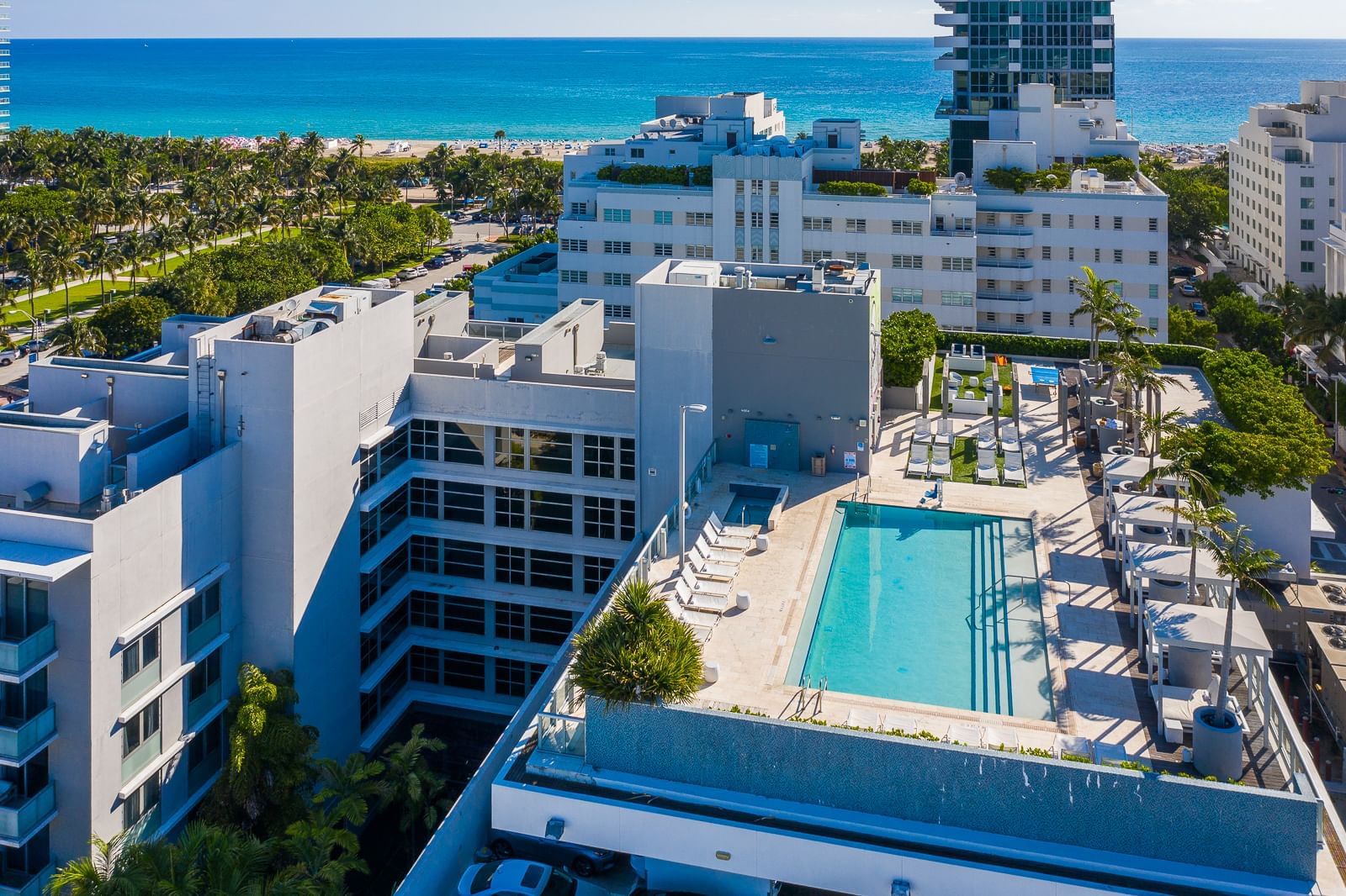 Rooftop Pool in Miami Beach - Boulan South Beach