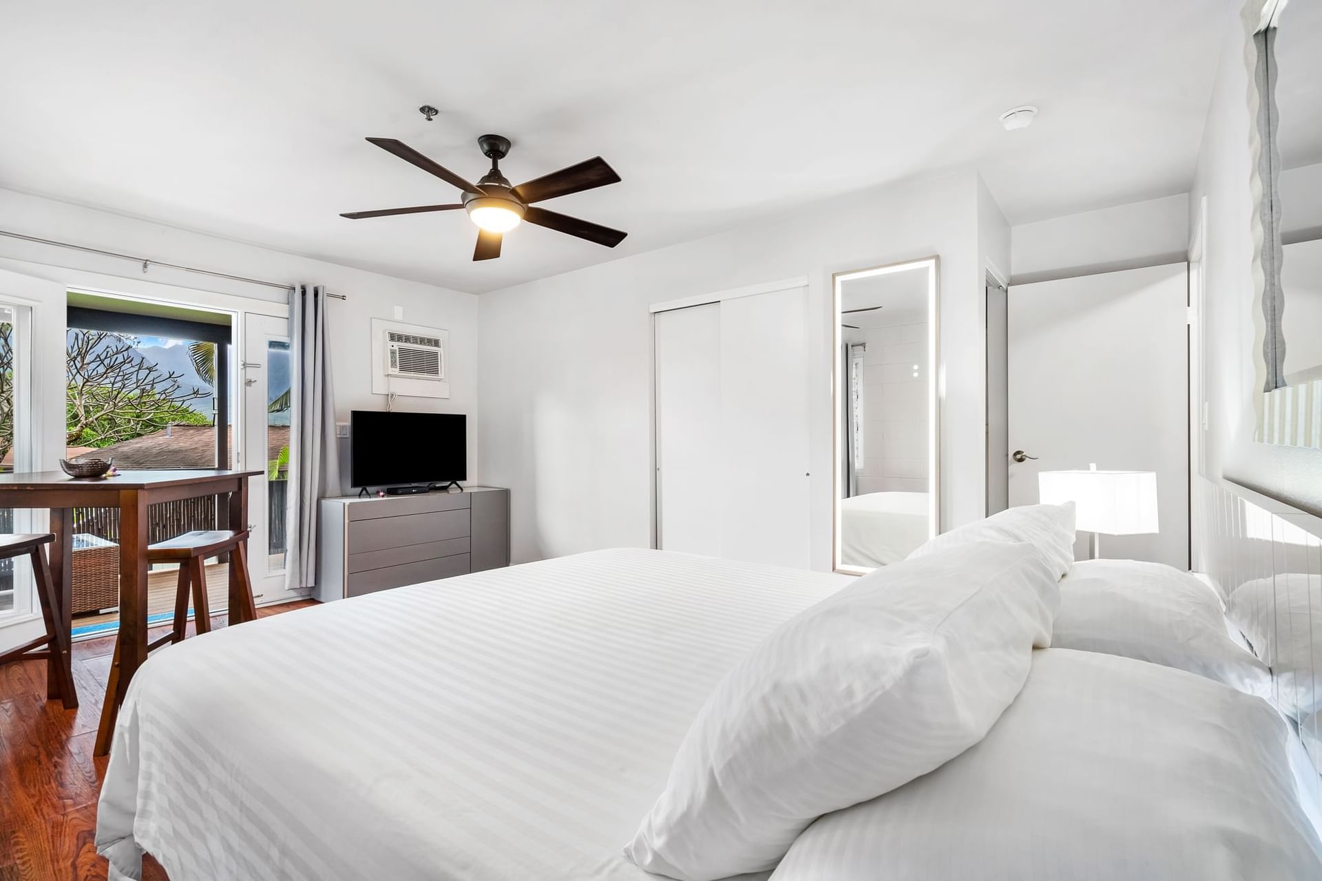 Resorts in Oahu - Rooms - Paradise Bay Resort