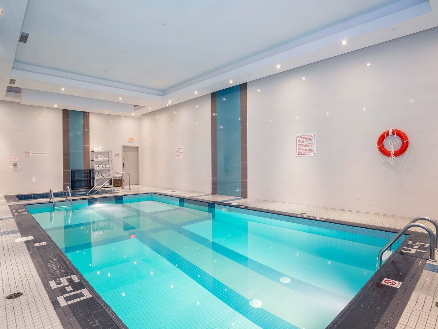 Winnipeg Hotels With Pools | Sandman Hotel Winnipeg Airport Amenities