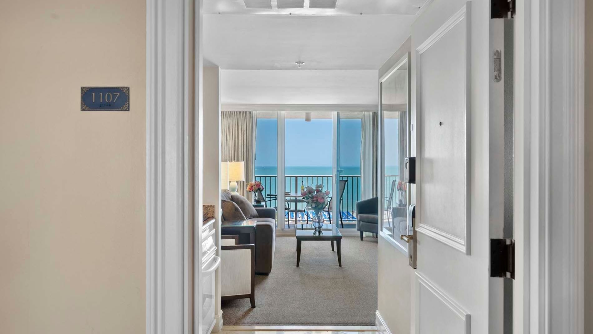 1 Bedroom Full Ocean View Suite | Marco Beach Ocean Suites Florida ...