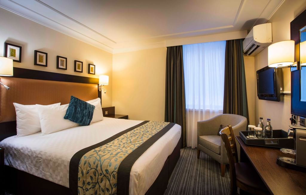 Heathrow Airport Hotels | Thistle London Heathrow Terminal 5