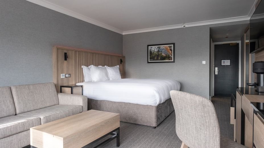 Junior Suite, 1 Super King Bed, Sofa Bed, Quay View | Sandman Signature ...