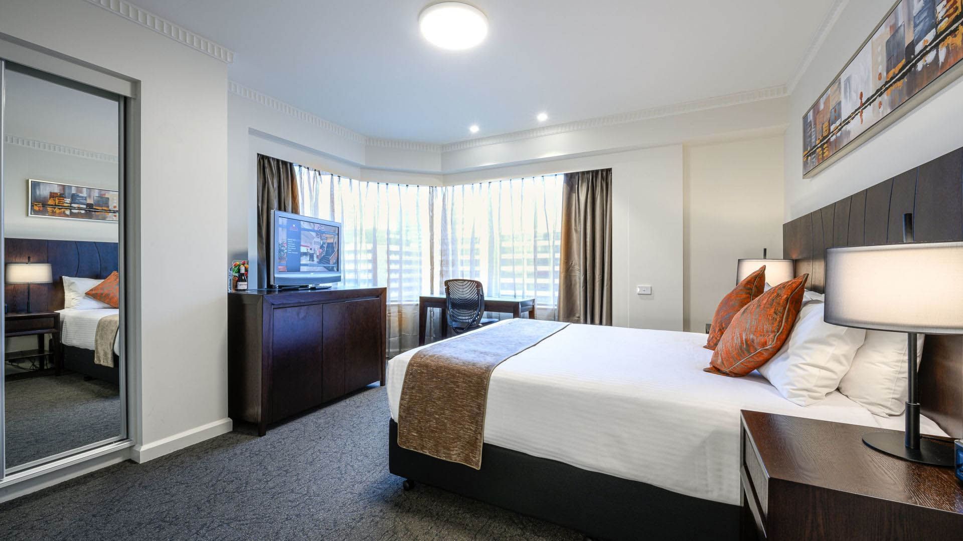 Executive Queen | Hotel Grand Chancellor Adelaide Rooms