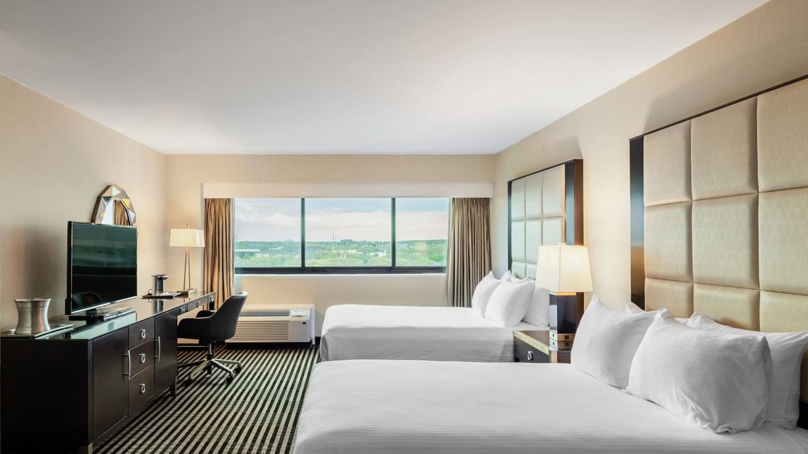 Two Queen Mobility Accessible Room with Bathtub | APA Hotel Woodbridge