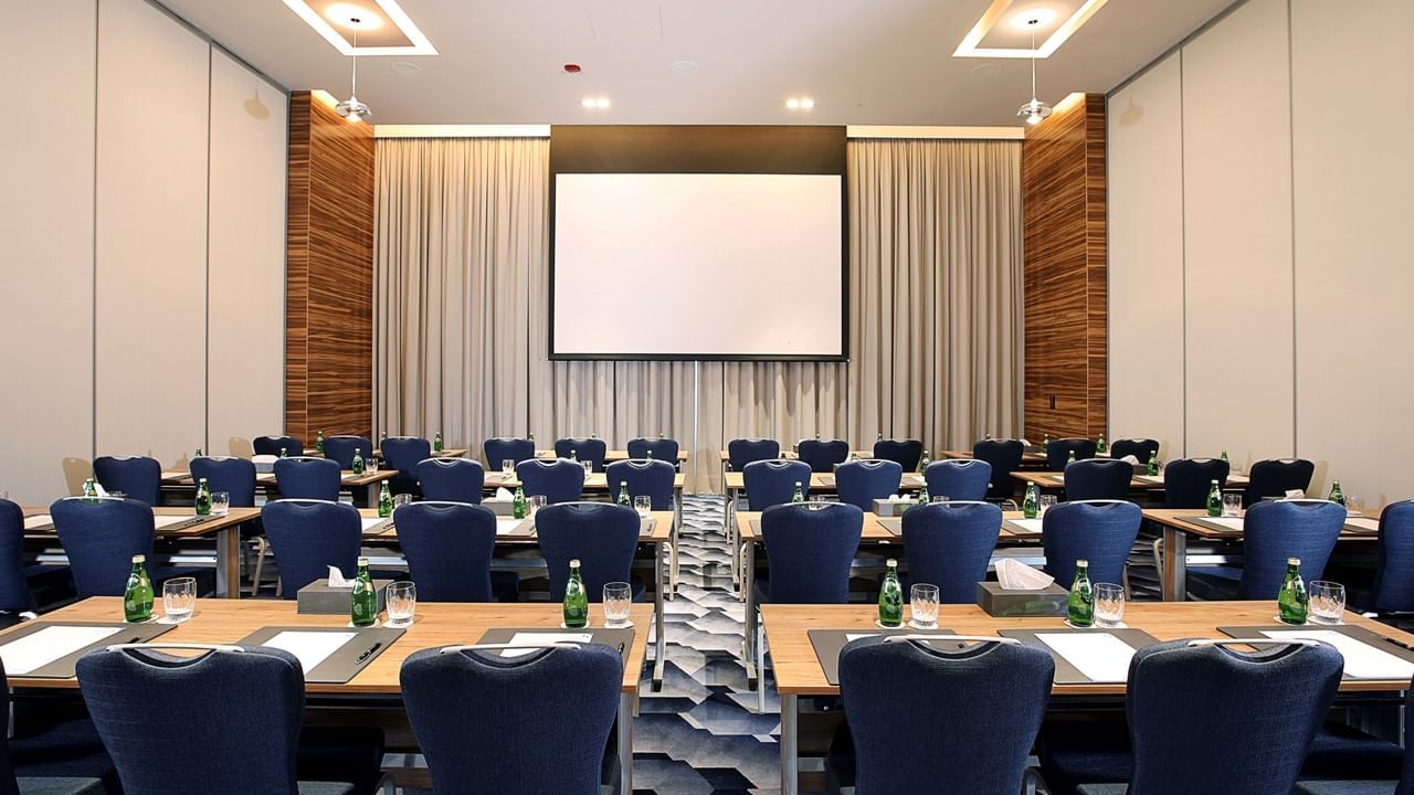 Meeting & Conference Room in Dubai | Grand Cosmopolitan Dubai
