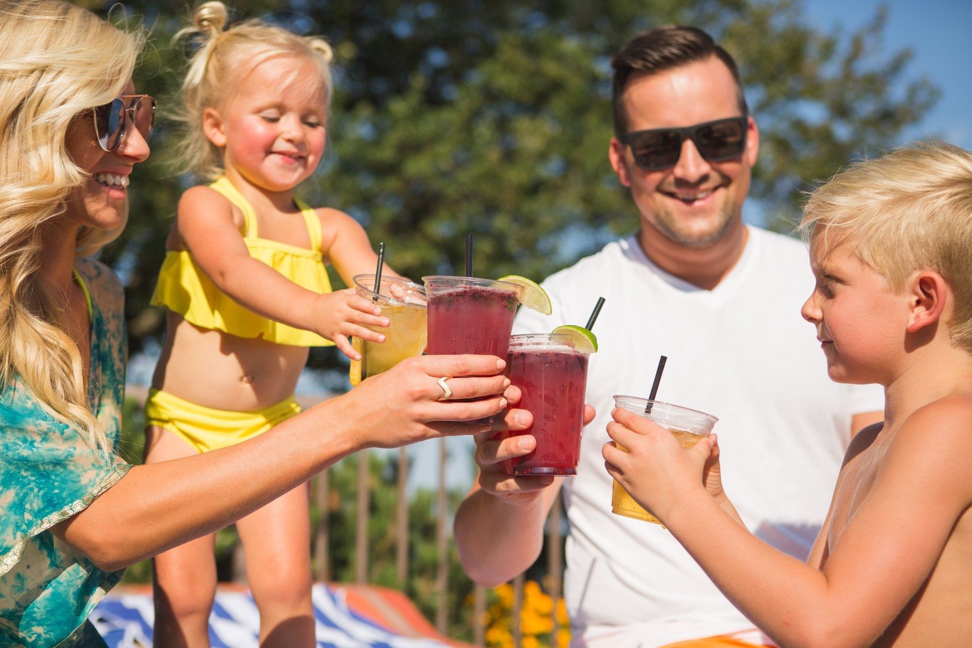 Social Groups | Reunions, Parties & More at Cove Lakeside