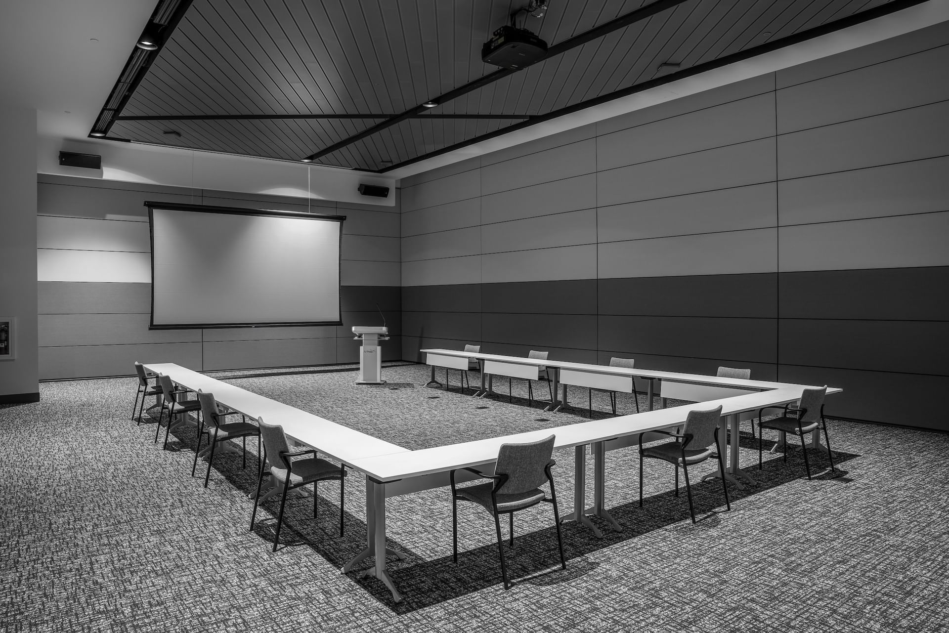 Meetings & Events| Innovation Hotel Meeting Space in Naples