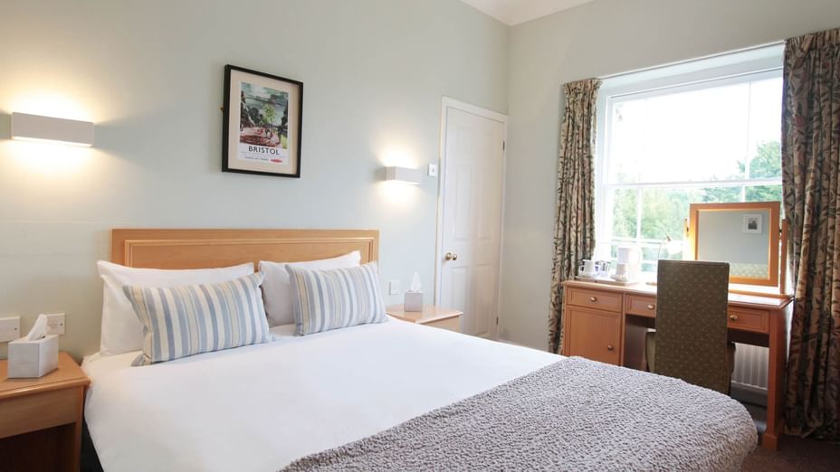 Small Double Room | Victoria Square Hotel