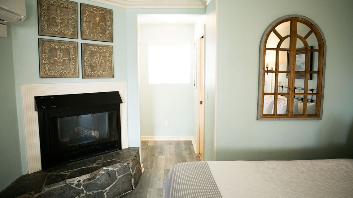 Hotel Rooms & Suites on Moonstone Beach - Sea Otter Inn