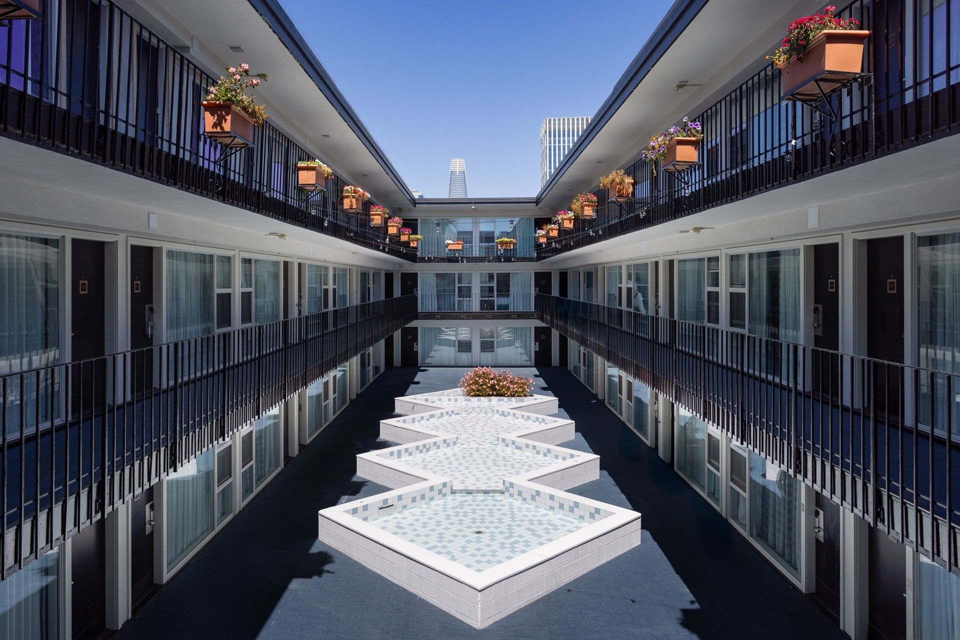 Team Housing, Dining & Game Viewing in San Francisco at SoMa Social