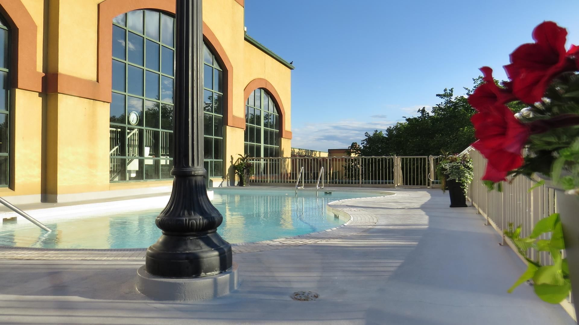 Moose Jaw Mineral Pool Rates & Programs | Temple Gardens Hotel