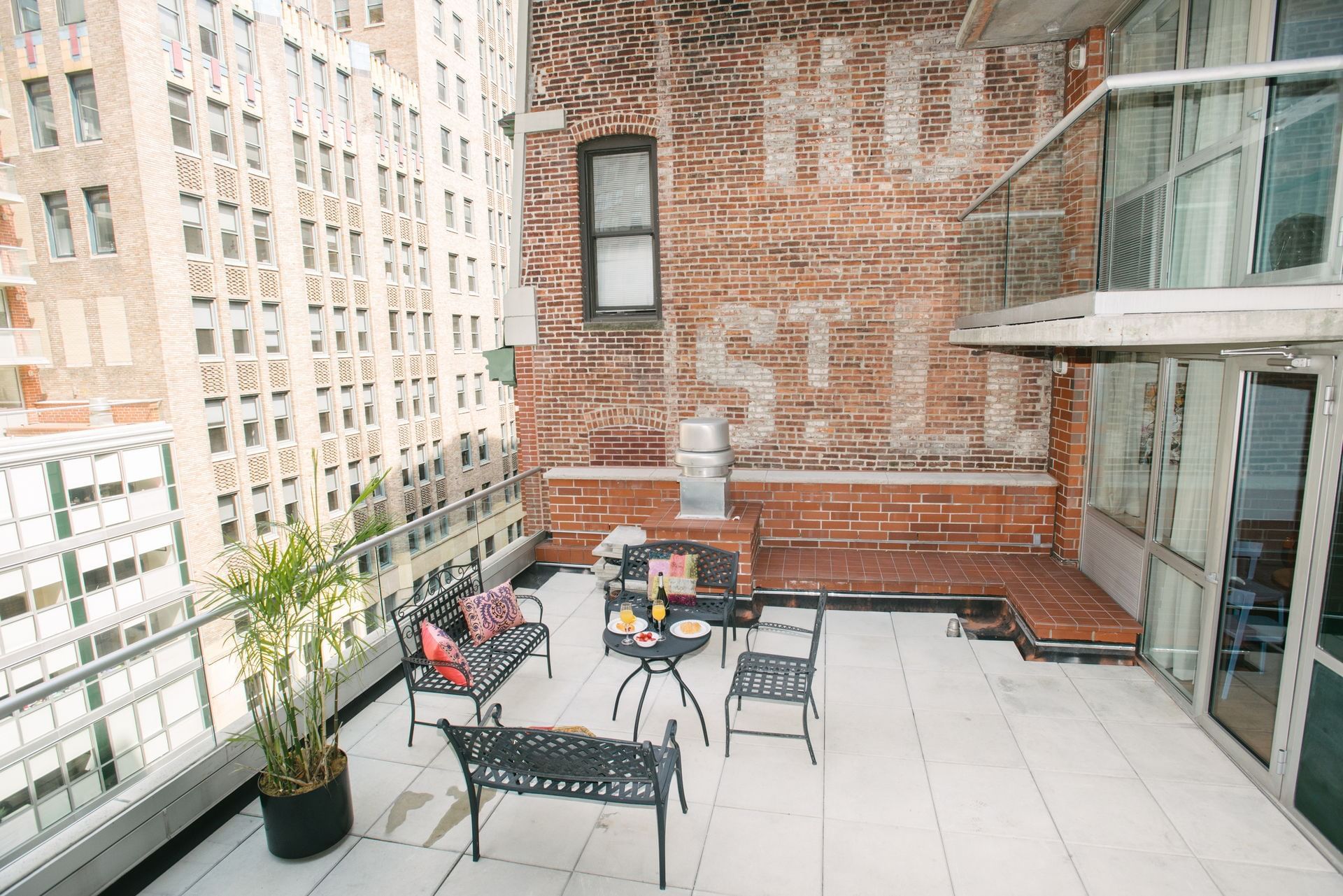 Gallery of Boutique Hotel Manhattan - Hotel 32|32