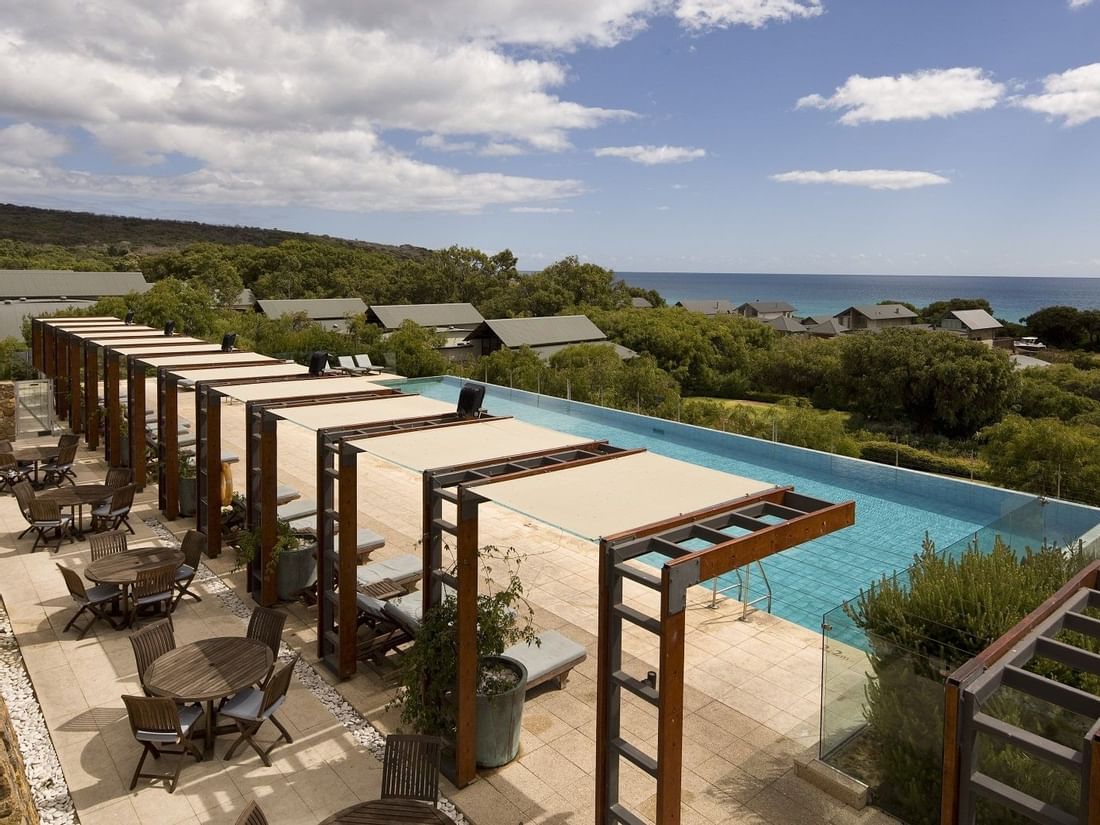 Pool Bar in Bunker Bay | Cocktail bar and snacks at Pullman Resort