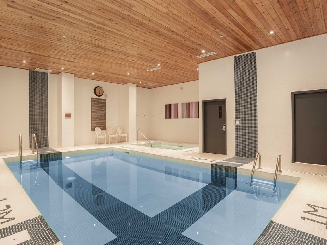 Indoor pool | Sandman Signature Edmonton South Hotel