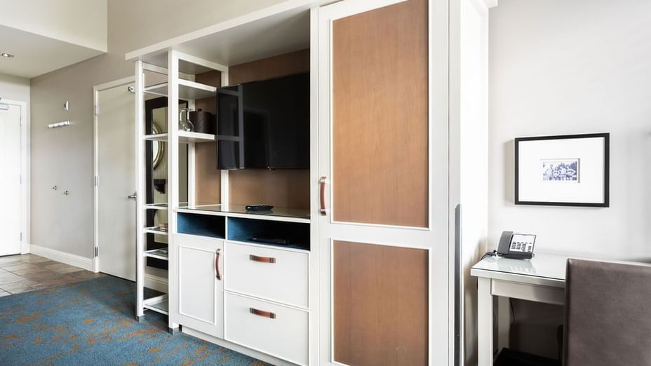 Courtyard King Pet | Alderbrook Resort & Spa - Redesign Rooms