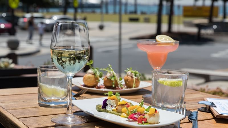 Waterfront Dining | Novotel Geelong Beach Restaurants