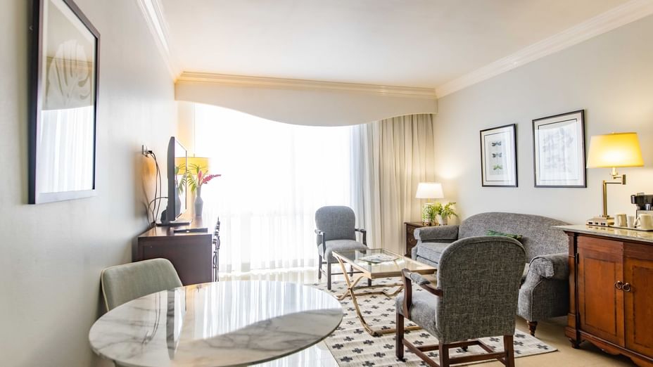 One Bedroom Suite | The Courtleigh Hotel and Suites