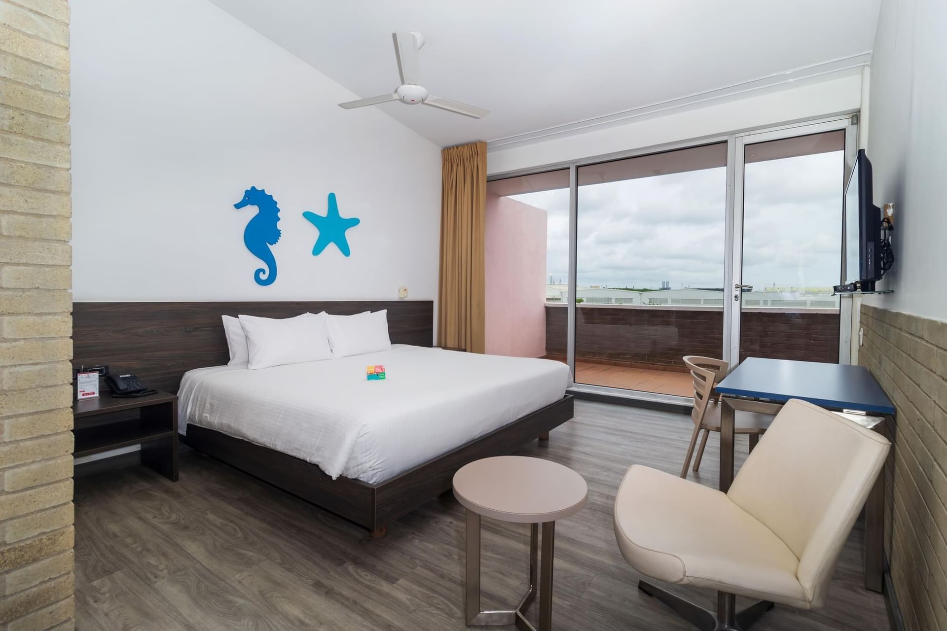 Pop Art CLC Mamonal - Un Oasis Artístico de 3C Colombia