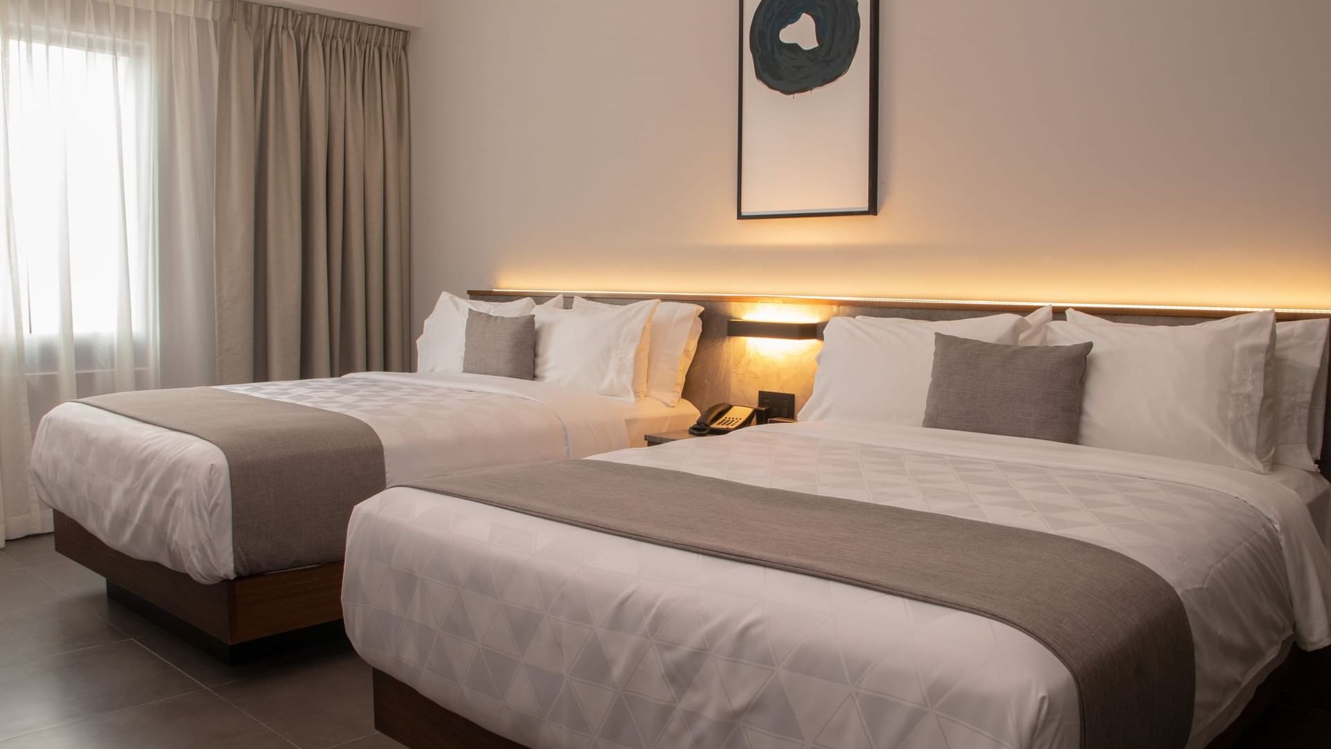 Habitación de Lujo Dos Camas Queen Vista a la Ciudad | Alojamiento todo ...