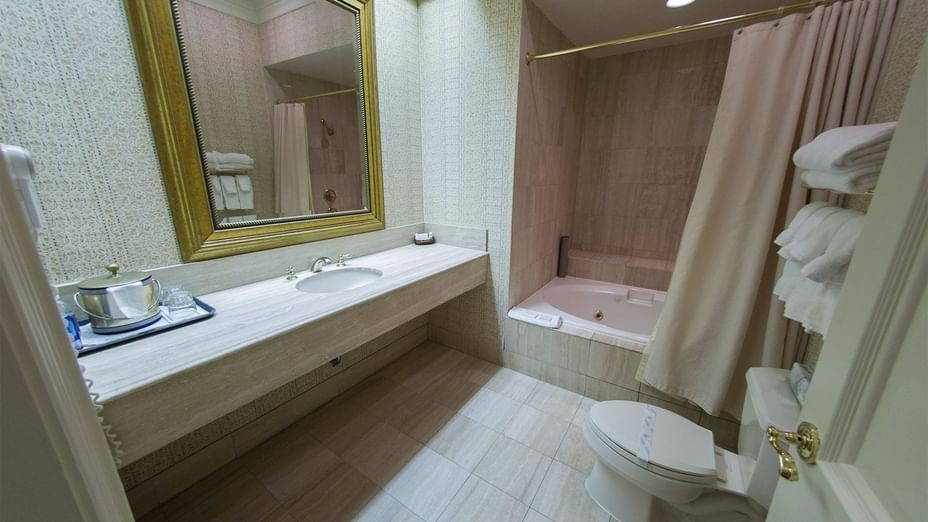 Clubhouse King Suites | Dancing Rabbit Inn