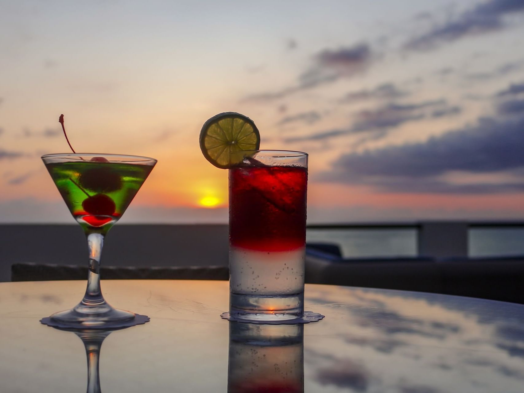 Sky Bar Lounge | Plaza Pelicanos Grand Beach Resort