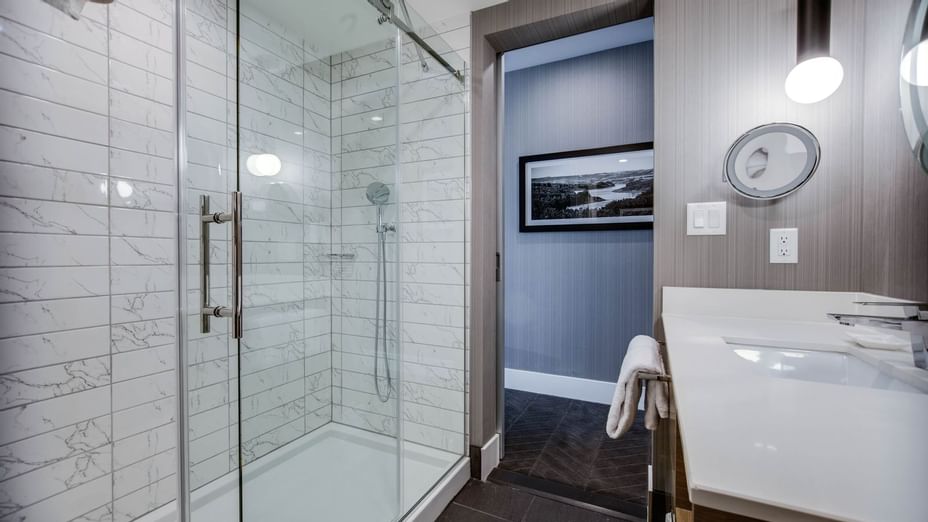 Studio Suite, 1 King Bed, Kitchenette | Sandman Signature Saskatoon ...