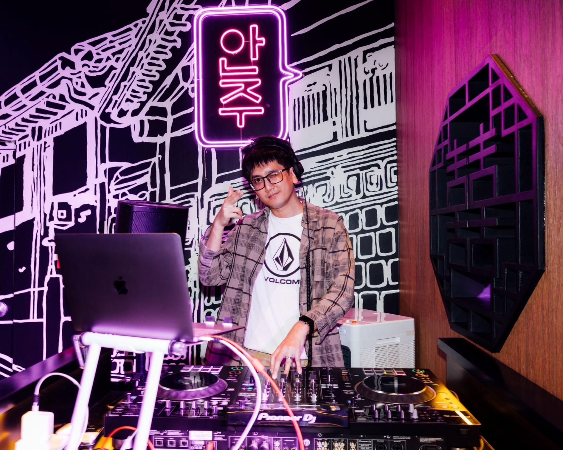 ANJU Korean Rooftop Bar | Sindhorn Midtown Hotel Bangkok