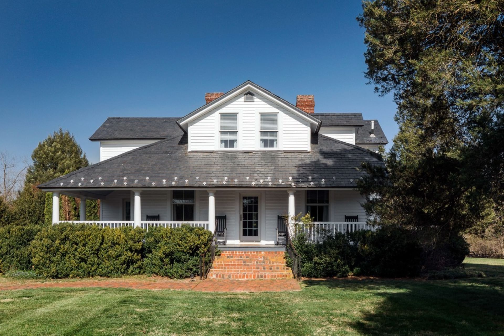 Collina Farmhouse - The Clifton