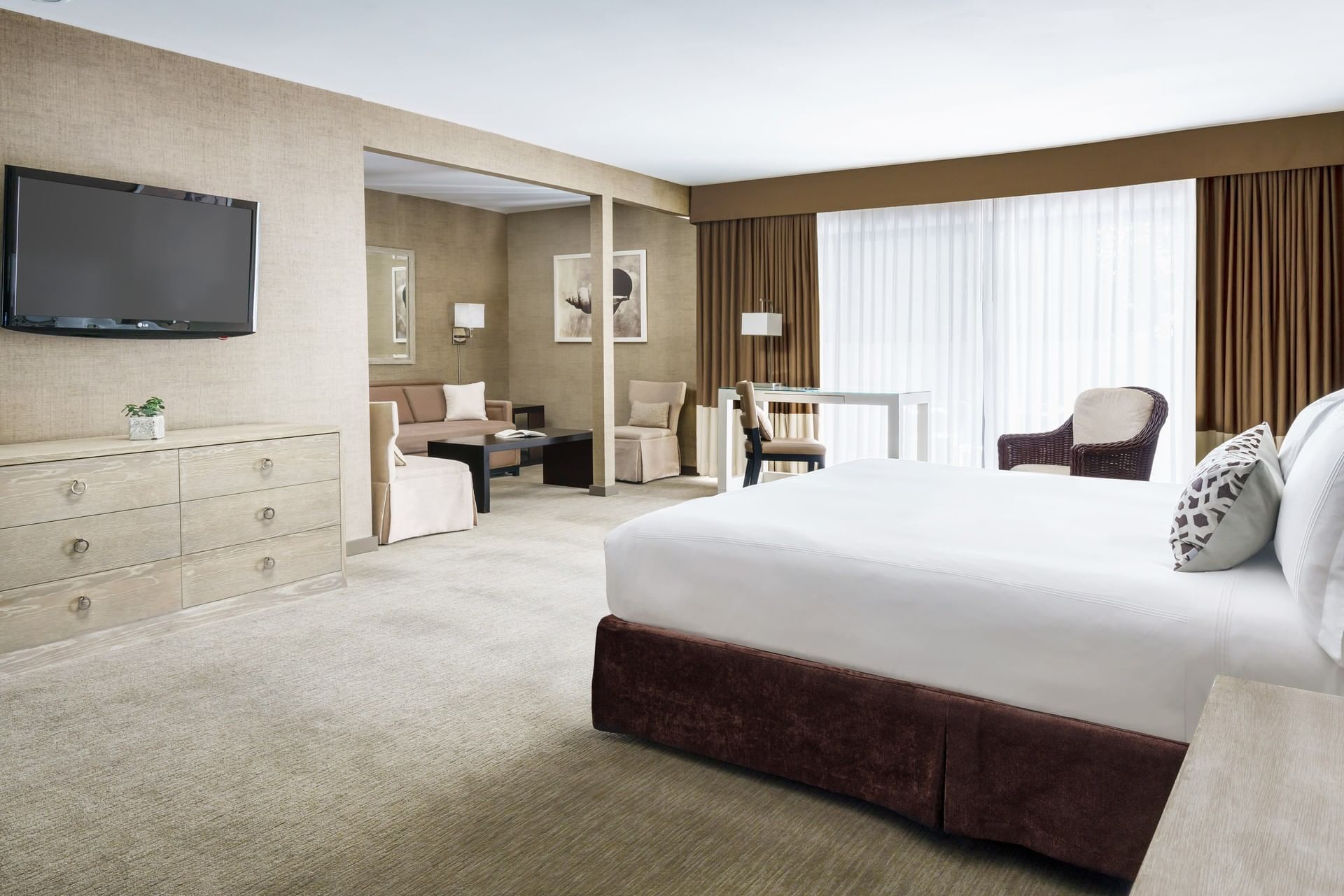 About Us | Hotel on Sunset Blvd | Luxe Hotel