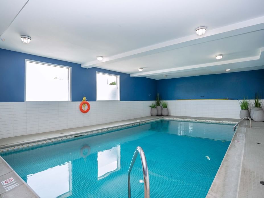 Indoor Pool | Sandman Hotel & Suites Vernon