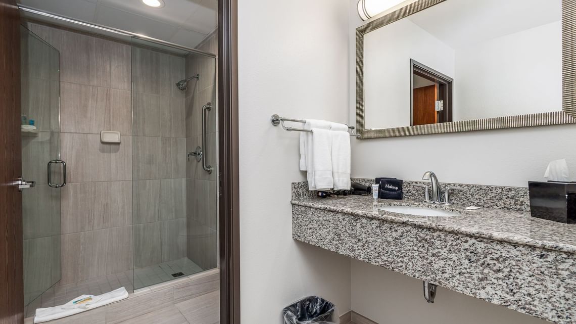 King Executive Suite River View | Off Shore Resort