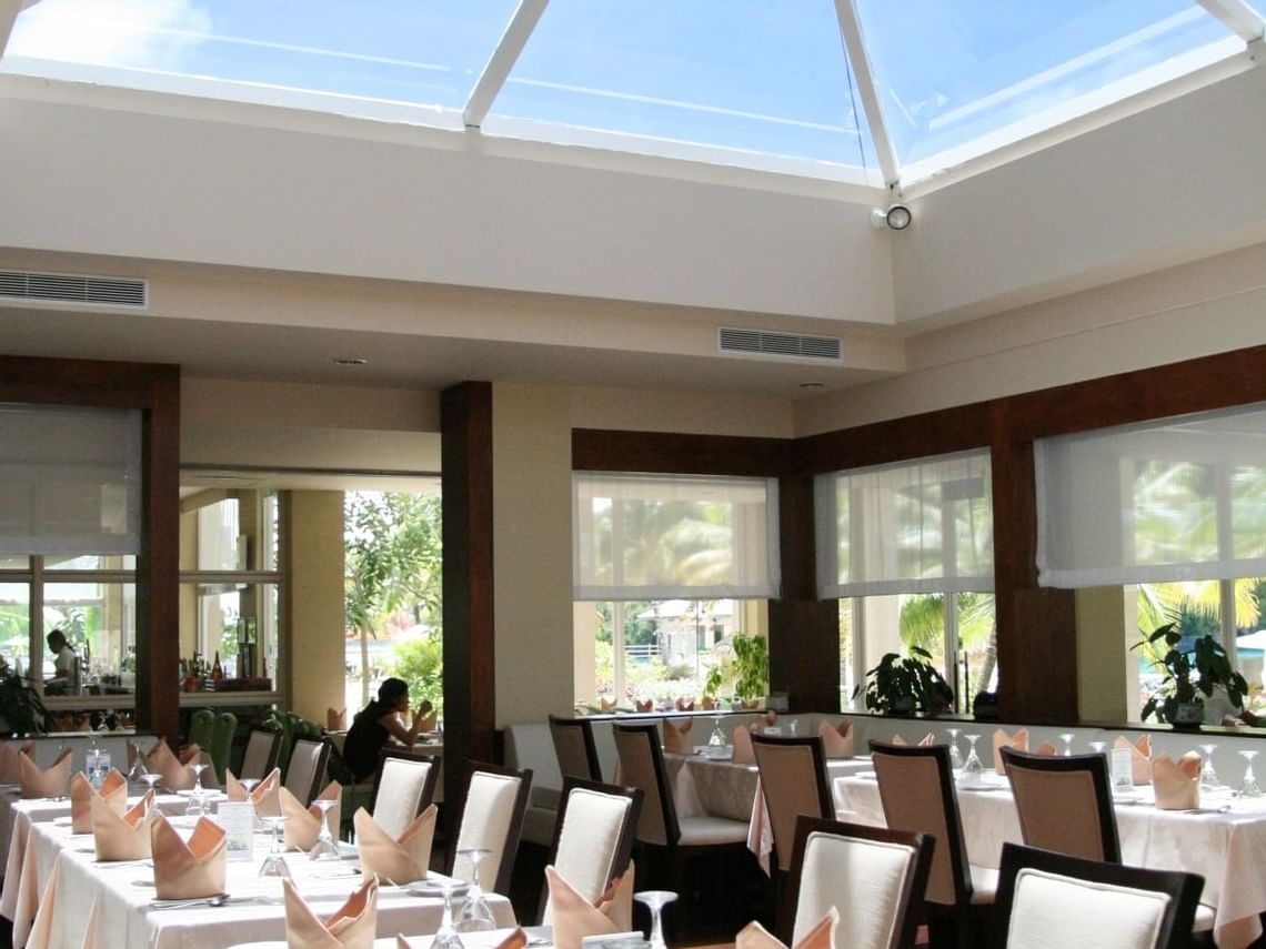 Waves Restaurant | Palau Royal Resort