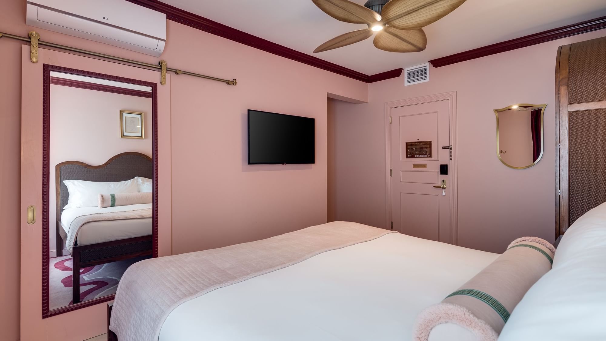 Superior King Room | South Beach Accommodation | Esmé