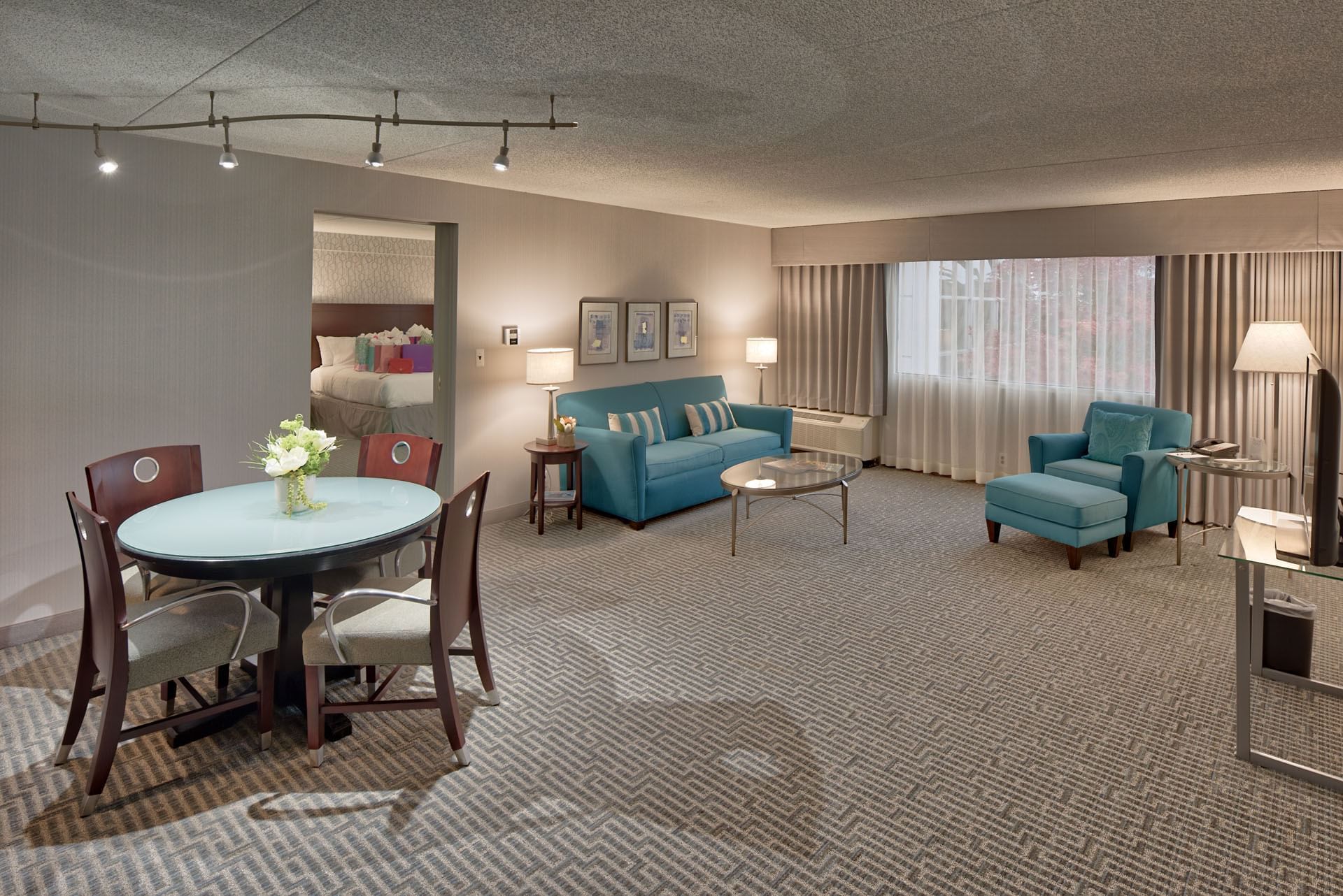 Accommodations - Somerset Inn