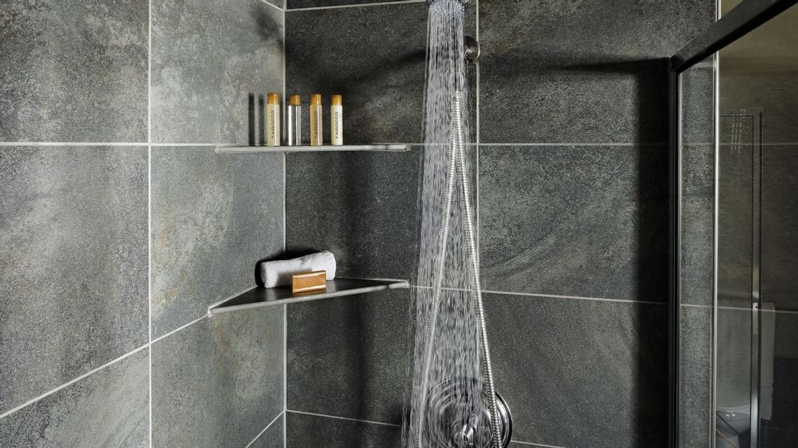 Queen Atrium View - Harborside Inn - Boston