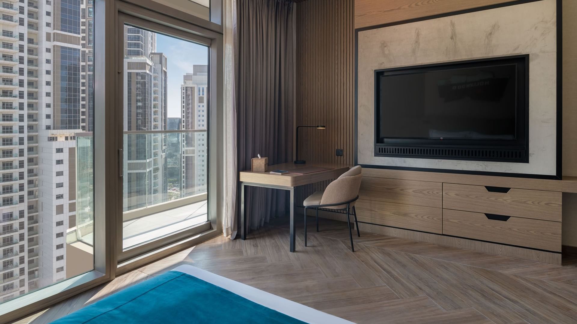 5-star accommodation in Dubai | Paramount Midtown Dubai