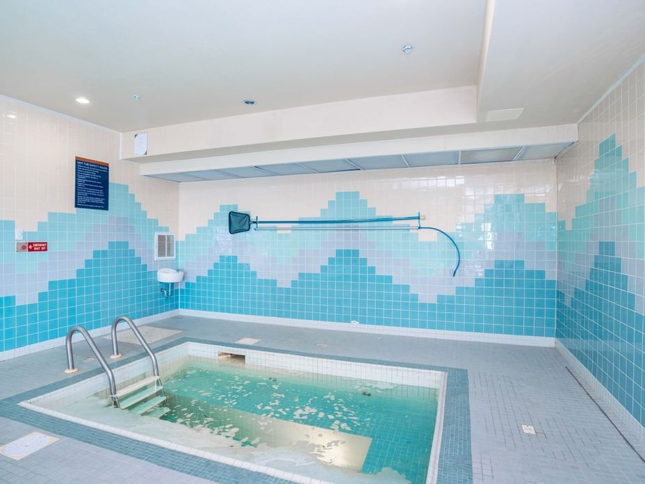 Indoor Pool | Sandman Hotel Saskatoon