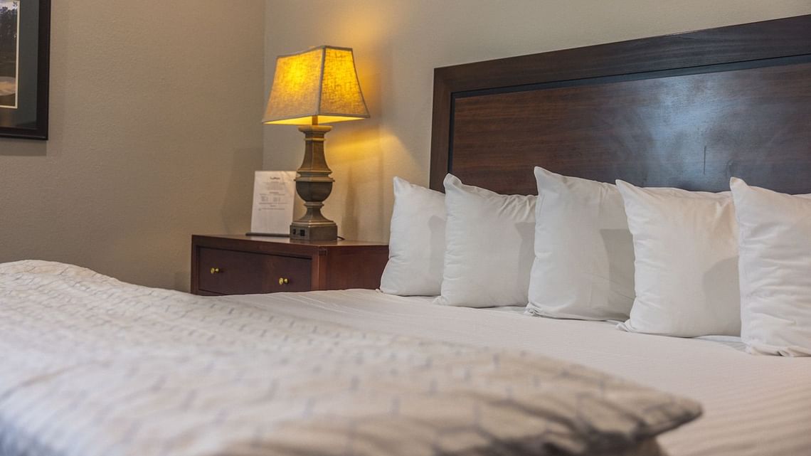 Clubhouse King Suites | Dancing Rabbit Inn