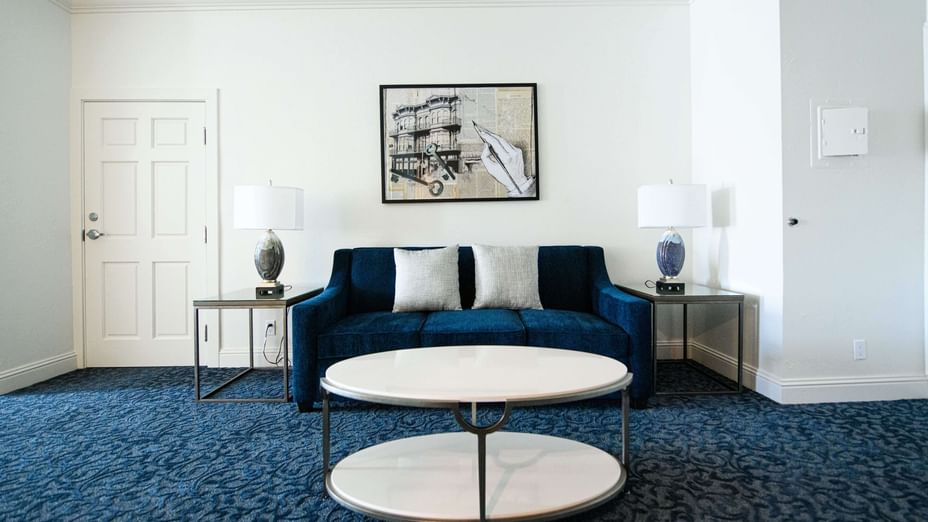 Premier Suite w/Balcony (Renovated) - Horton Grand Hotel