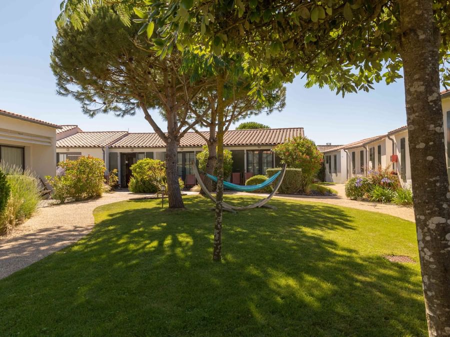 Les Vignes de la Chapelle, The Originals Relais | Hotel Ile de Re ...